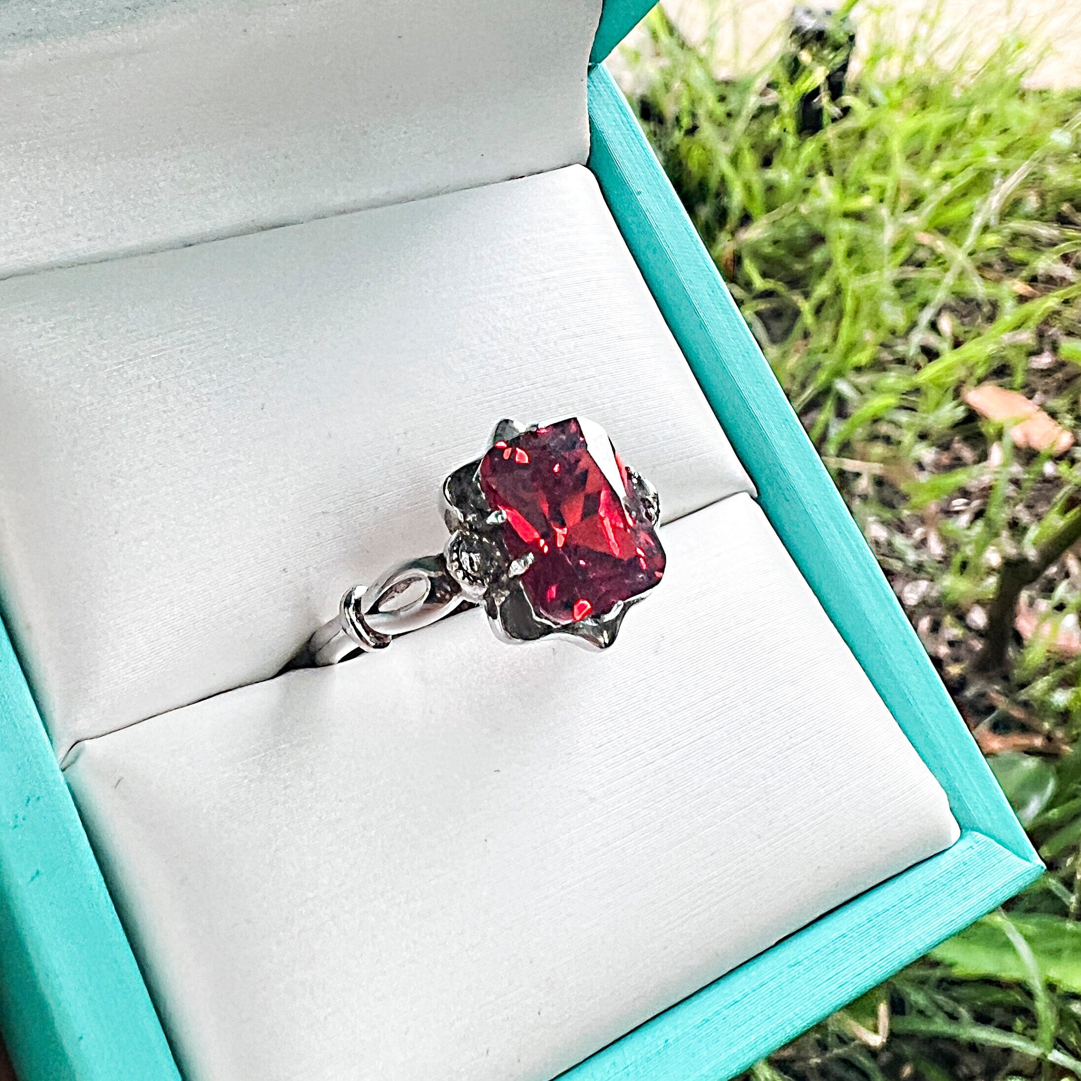 Avena Jewelry | Premium Quality Birthstone Rings | Wedding Rings ...